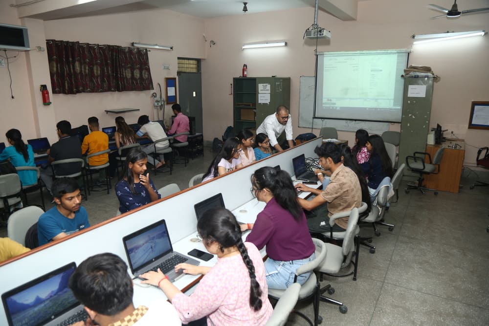 PGDAV College, University of Delhi